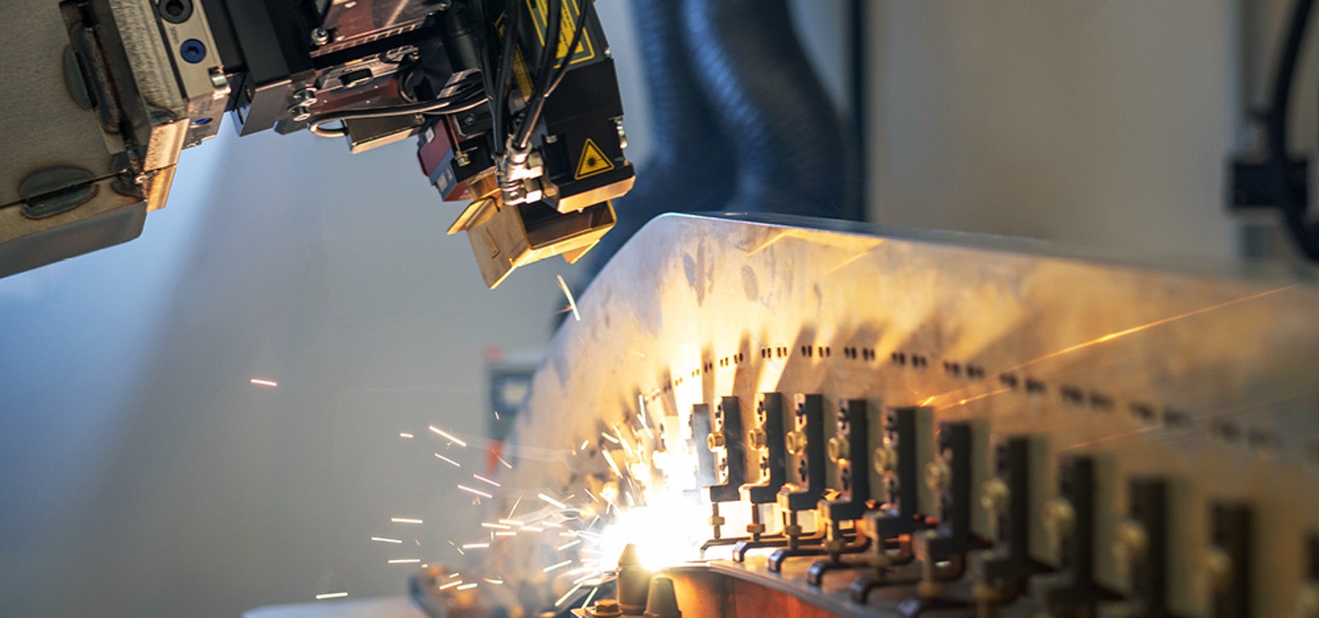 Scansonic chooses robotic cables from HELUKABEL for laser processing optics