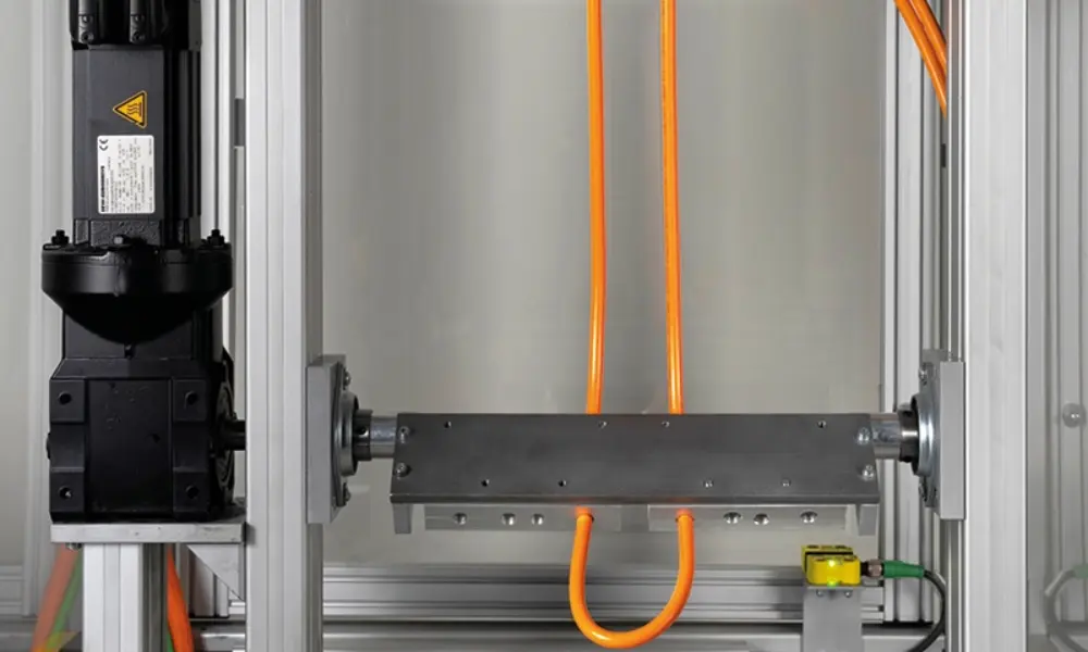 Kink and Abrasion Tests | HELUKABEL