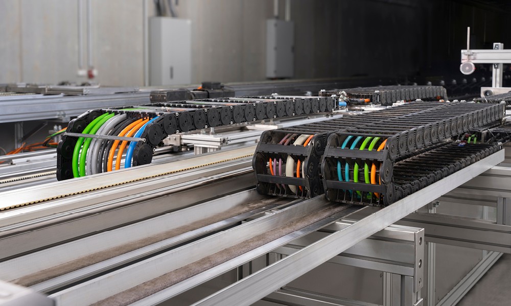 Drag chain tests in the test laboratory at HELUKABEL