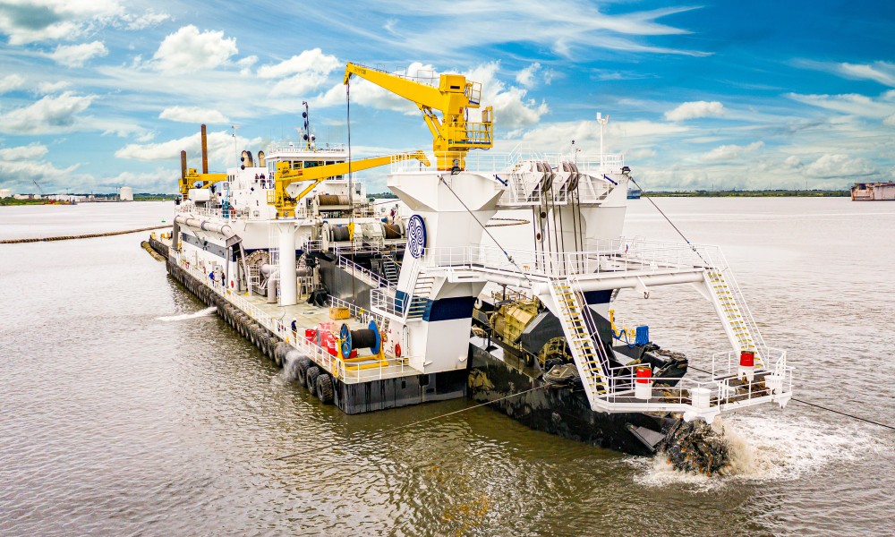 HELUKABEL powers floating dredge equipment