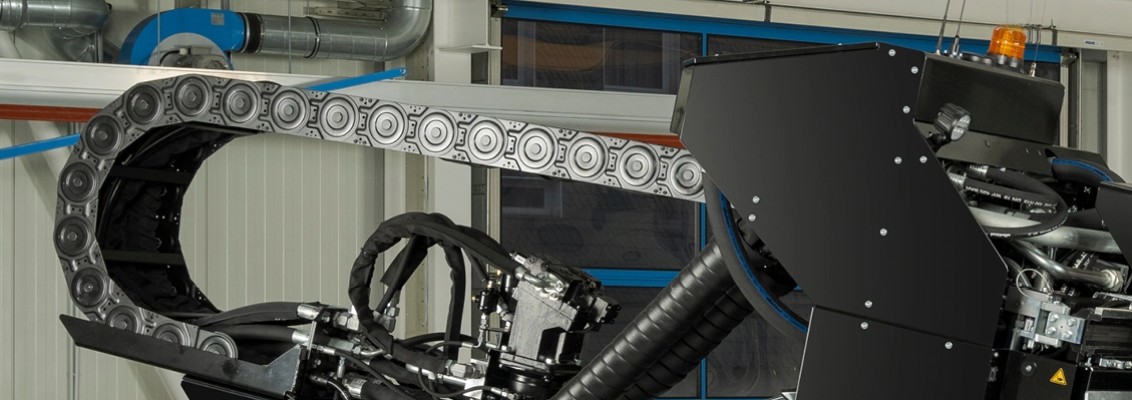 HELUCHAIN energy chains in use at TRACTO | HELUKABEL | HELUKABEL